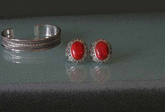 Moderne ringen met steen – Asiasia
